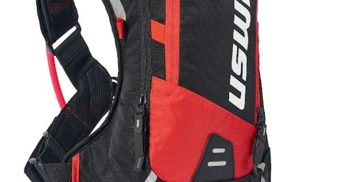 USWE Epic 8 batoh 8l Black/red | Koloshop.cz