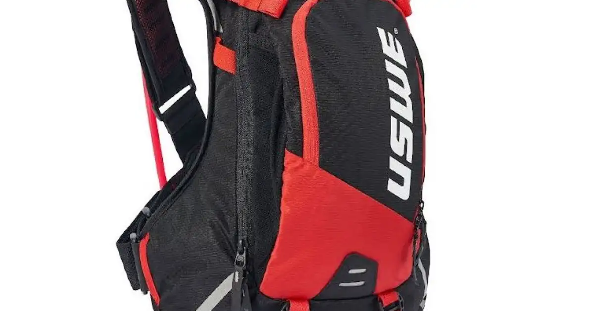 USWE Epic 12 batoh 12l Black/red | Koloshop.cz